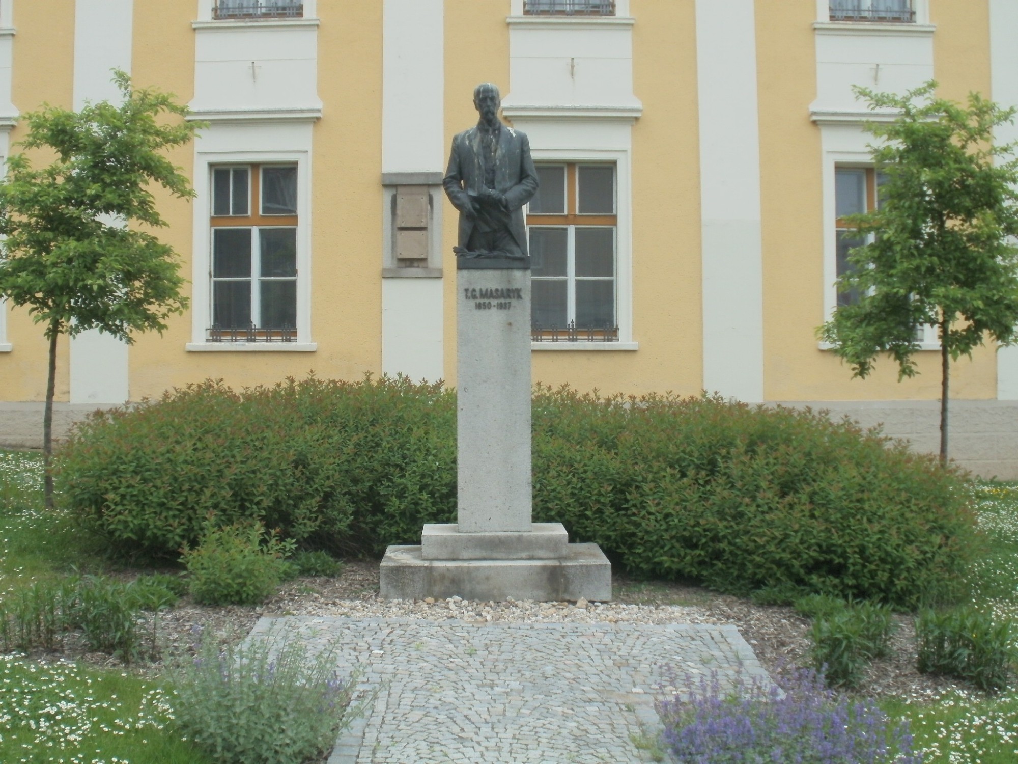 Havl k v Brod Pomn k T G Pomn k Turistika cz
